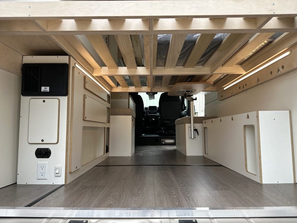 2025 LV7 Elevation Sandstone - DM Vans