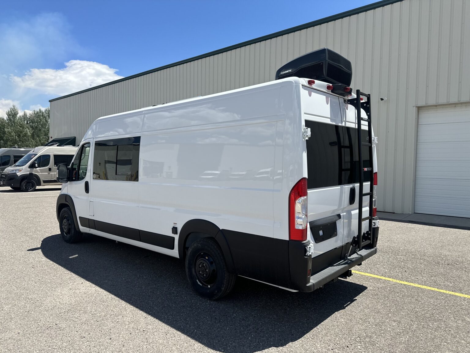 2025 LV7 ElevationWhite 0541 - DM Vans