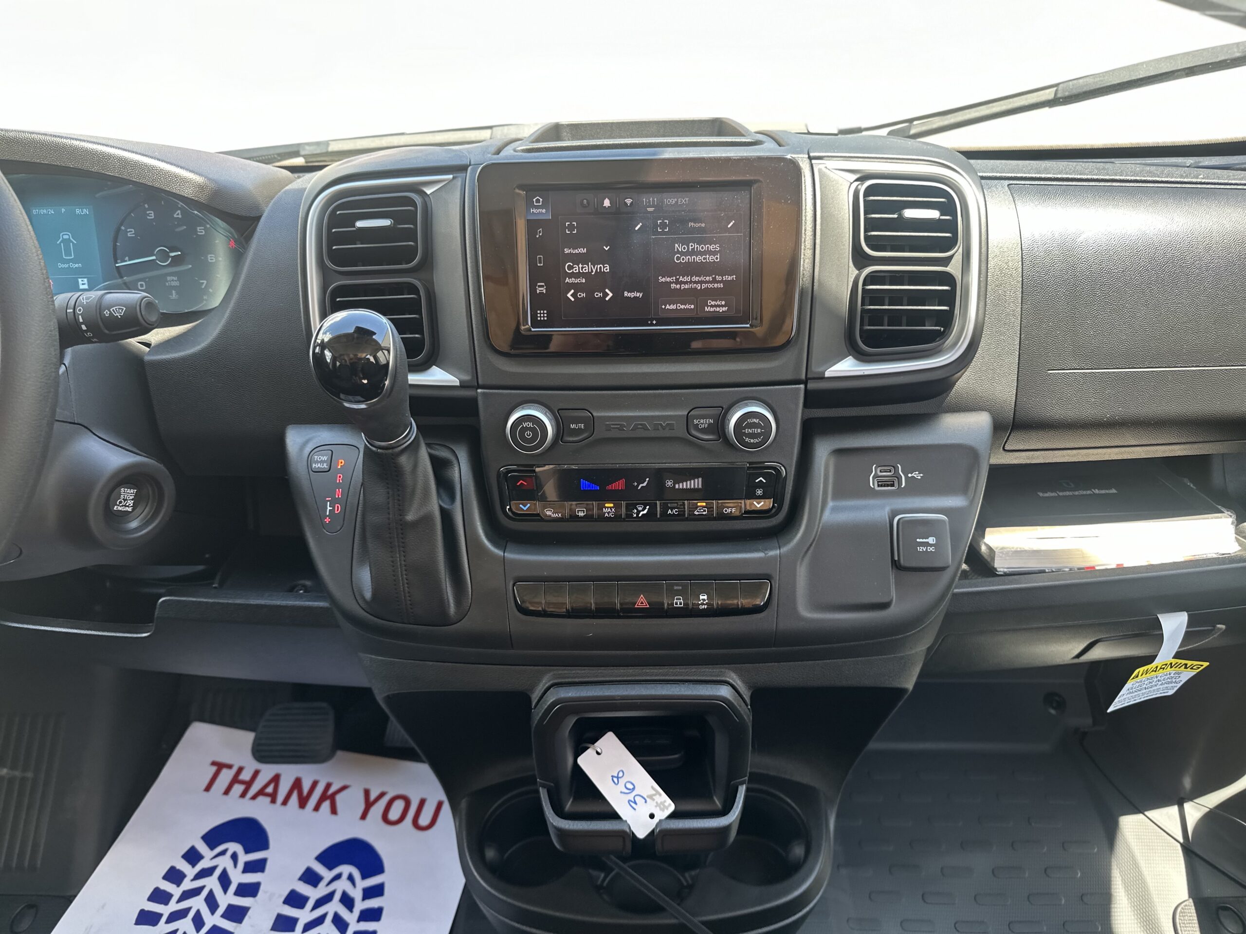 2025 LV7 ElevationWhite 0539 - DM Vans